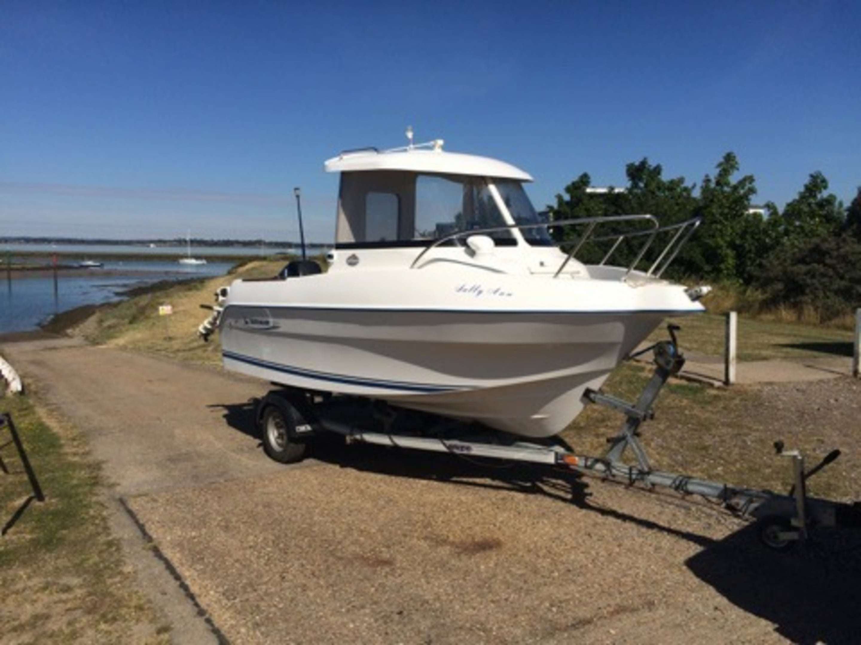 SOLD 2005 Quicksilver 500 Pilothouse - Boats.co.uk