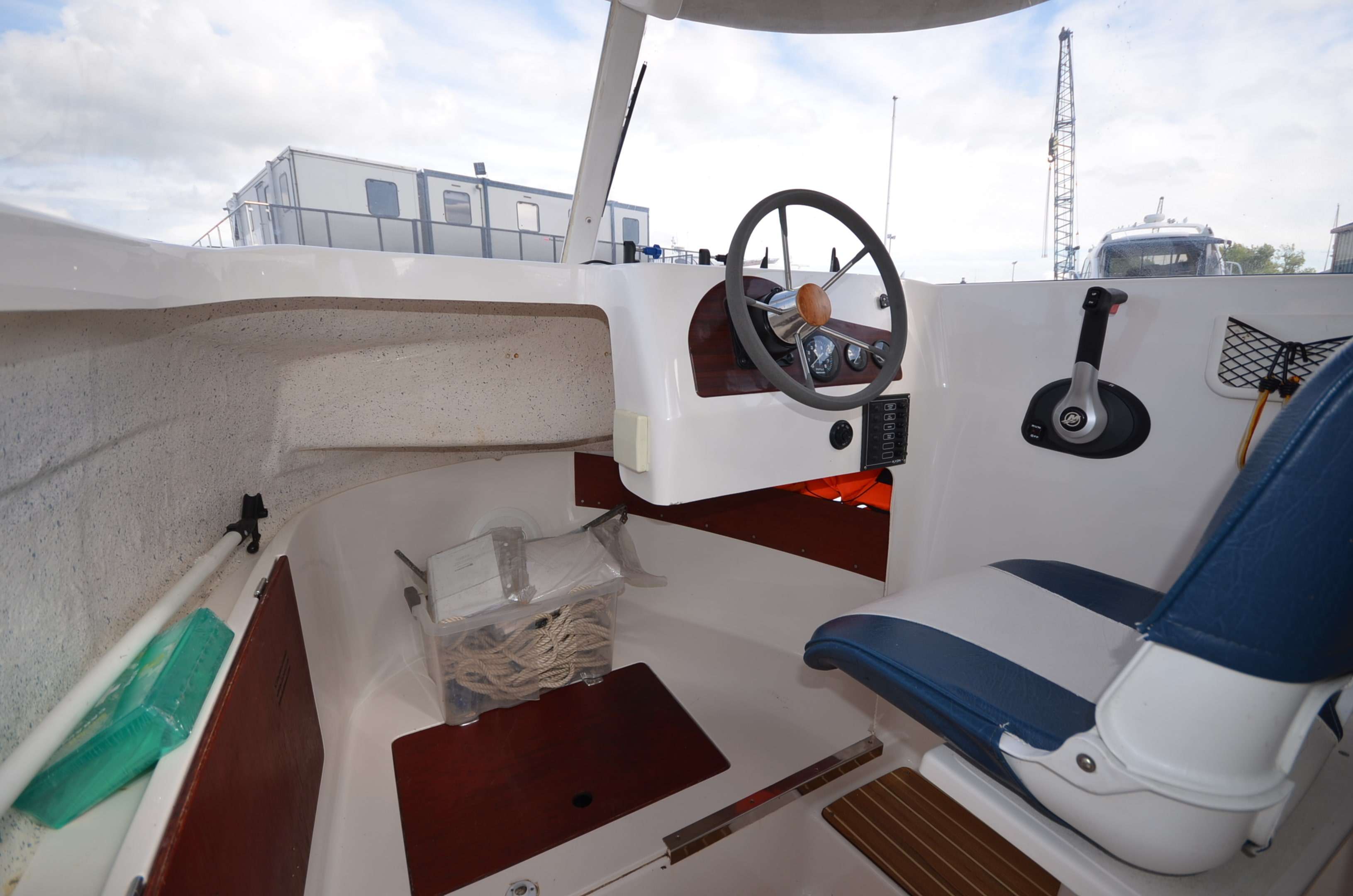 SOLD 2005 Quicksilver 500 Pilothouse - Boats.co.uk