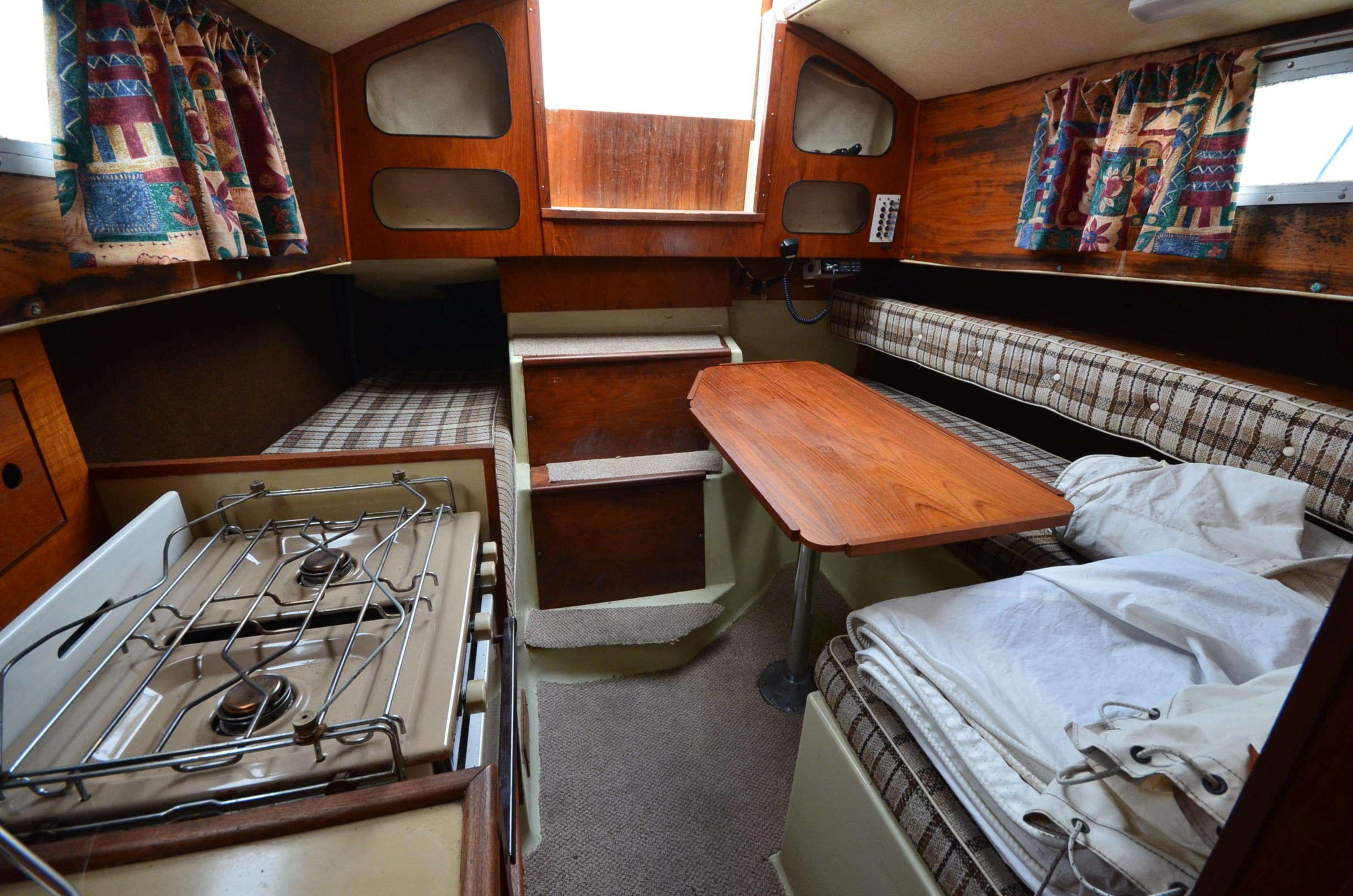 1980 Snapdragon 747 BOAT SALVAGE