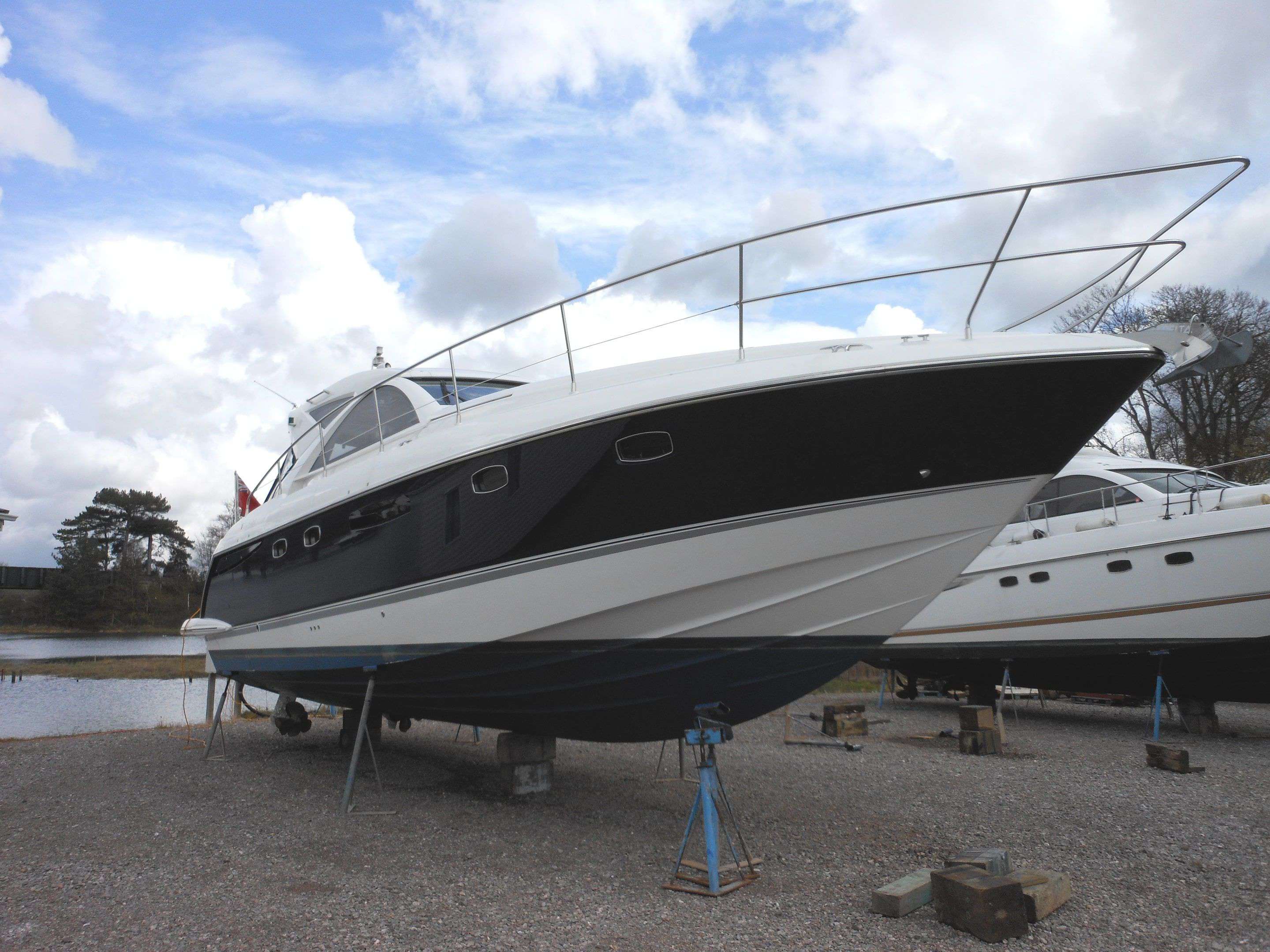 Sale Pending 2009 Fairline Targa 44 GT IPS - Boats.co.uk